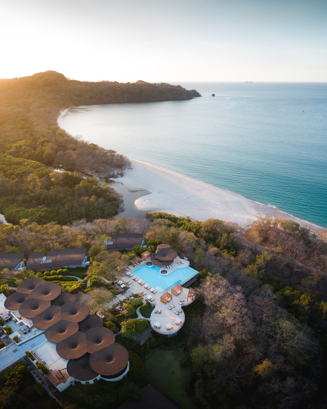 W Costa Rica – Reserva Conchal - CongoShuttleCR